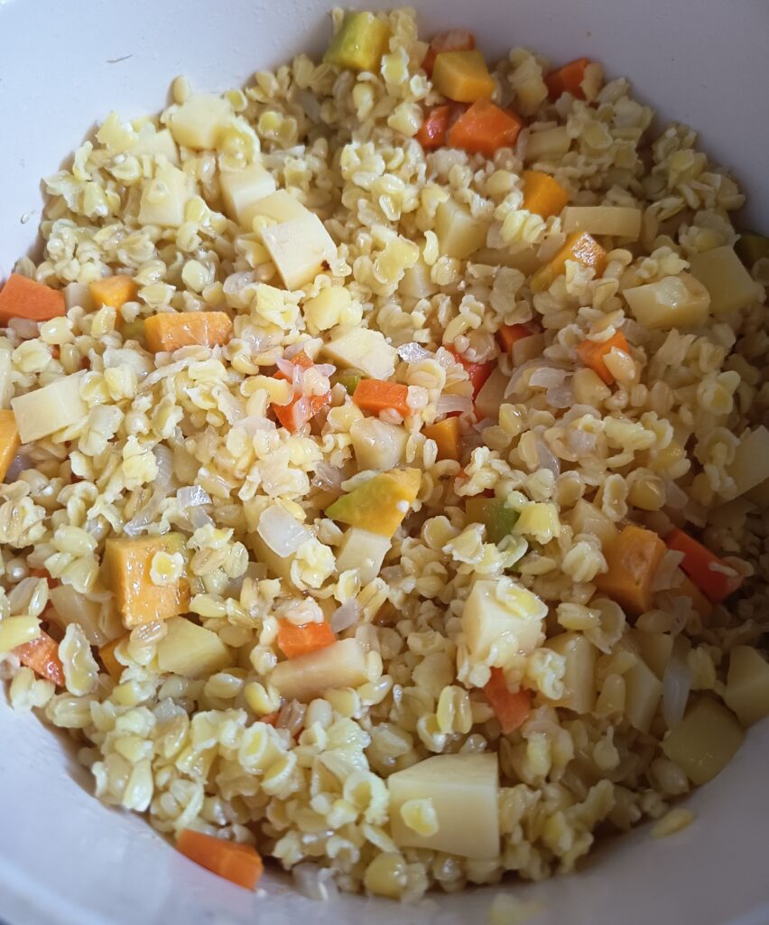 Guiso de Mote de Trigo – Saberes y Sabores de Cardenal Caro